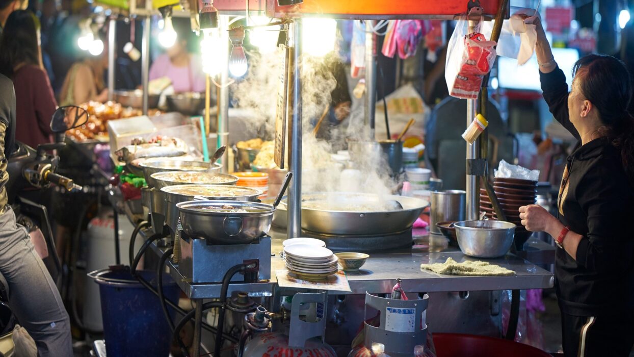 The Ultimate Guide to the Best Street Foods Around the World - MR. BHUKHHAD